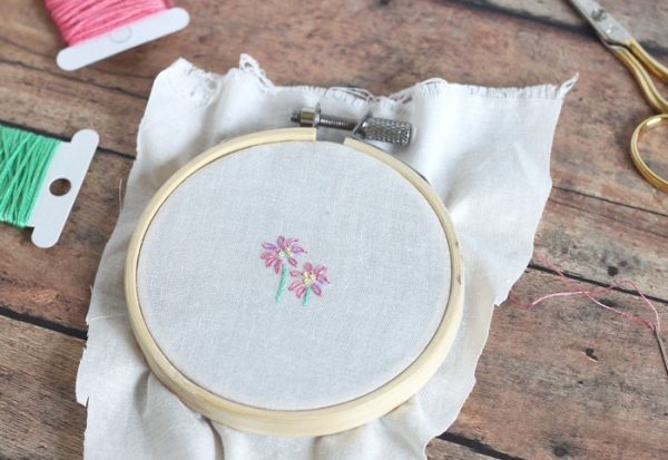 DIY Magnets with Flower Embroidery Patterns - Cutesy Crafts