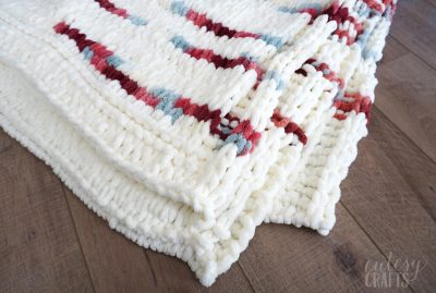 How to Make a Loop Yarn Blanket - Cutesy Crafts