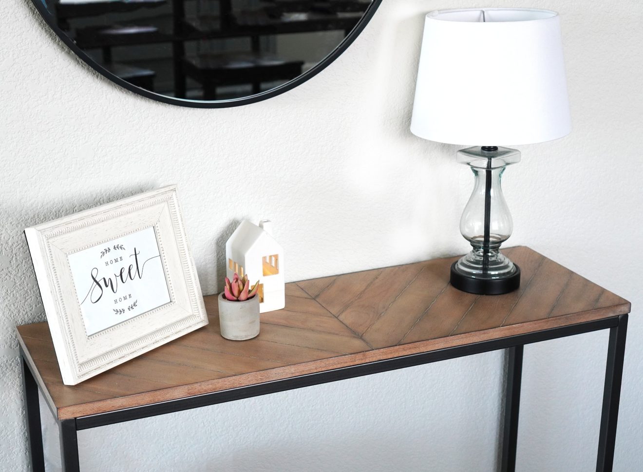 Small Entry Table Styling Tips - Cutesy Crafts