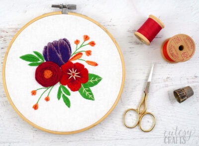 Red Flowers Embroidery Design - Cutesy Crafts