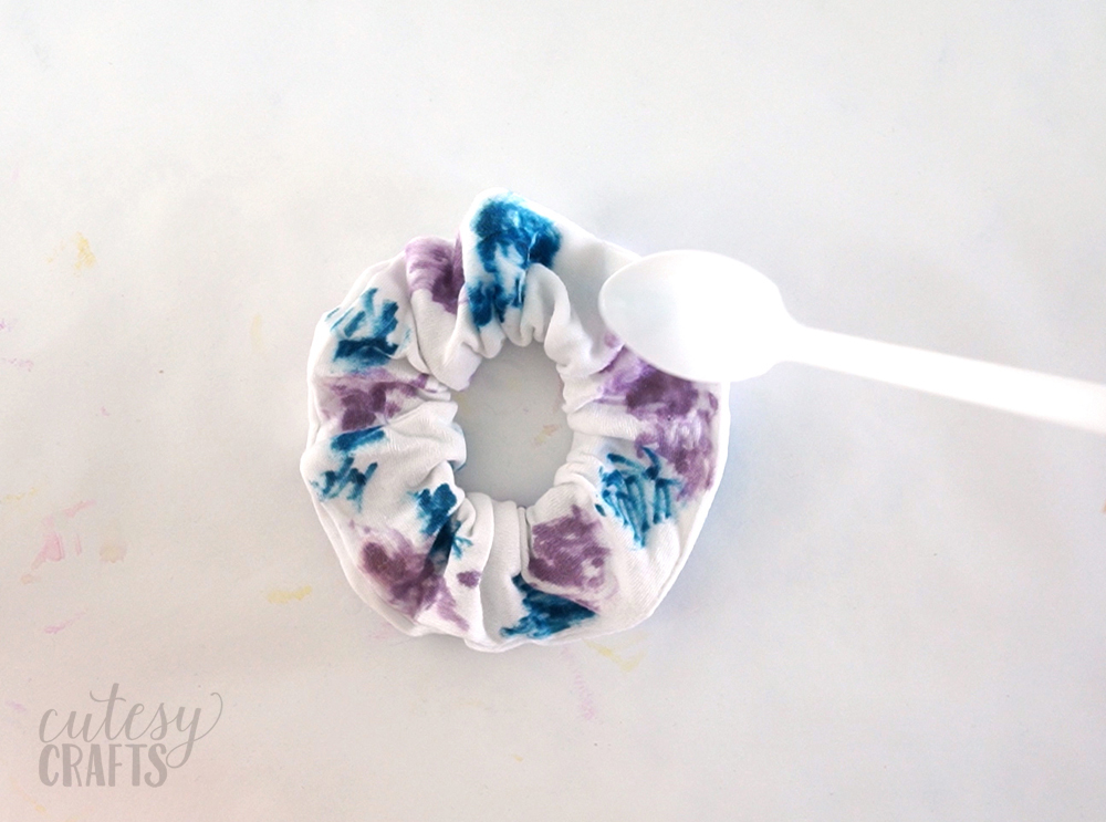 Tie Dye Technique Alternative- Sharpie Dyed Scrunchies - Cutesy Crafts
