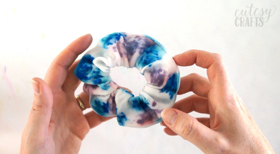 Tie Dye Technique Alternative- Sharpie Dyed Scrunchies - Cutesy Crafts